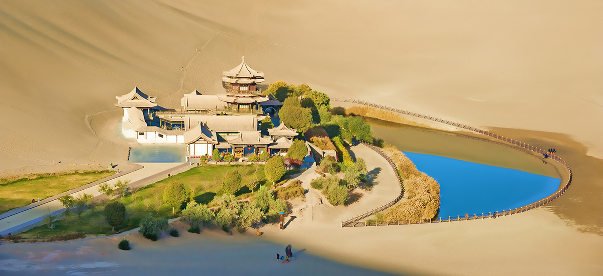 ตามหาทะเลสาบพระจันทร์เสี้ยว เที่ยวทะเลทรายโกบี